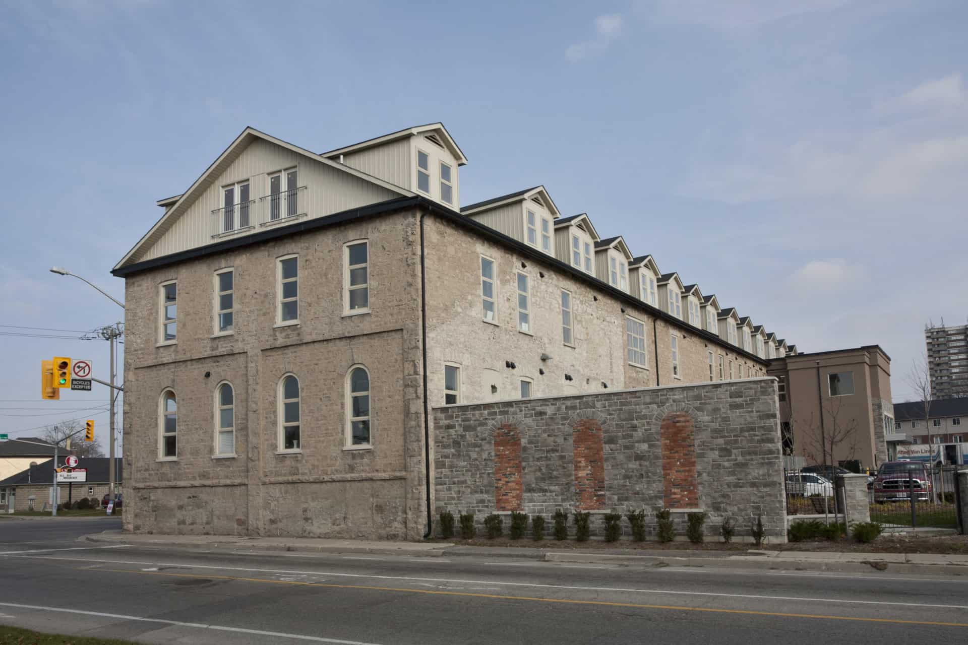 Grand Lofts Condominium - Fryett Turner Architects Inc.